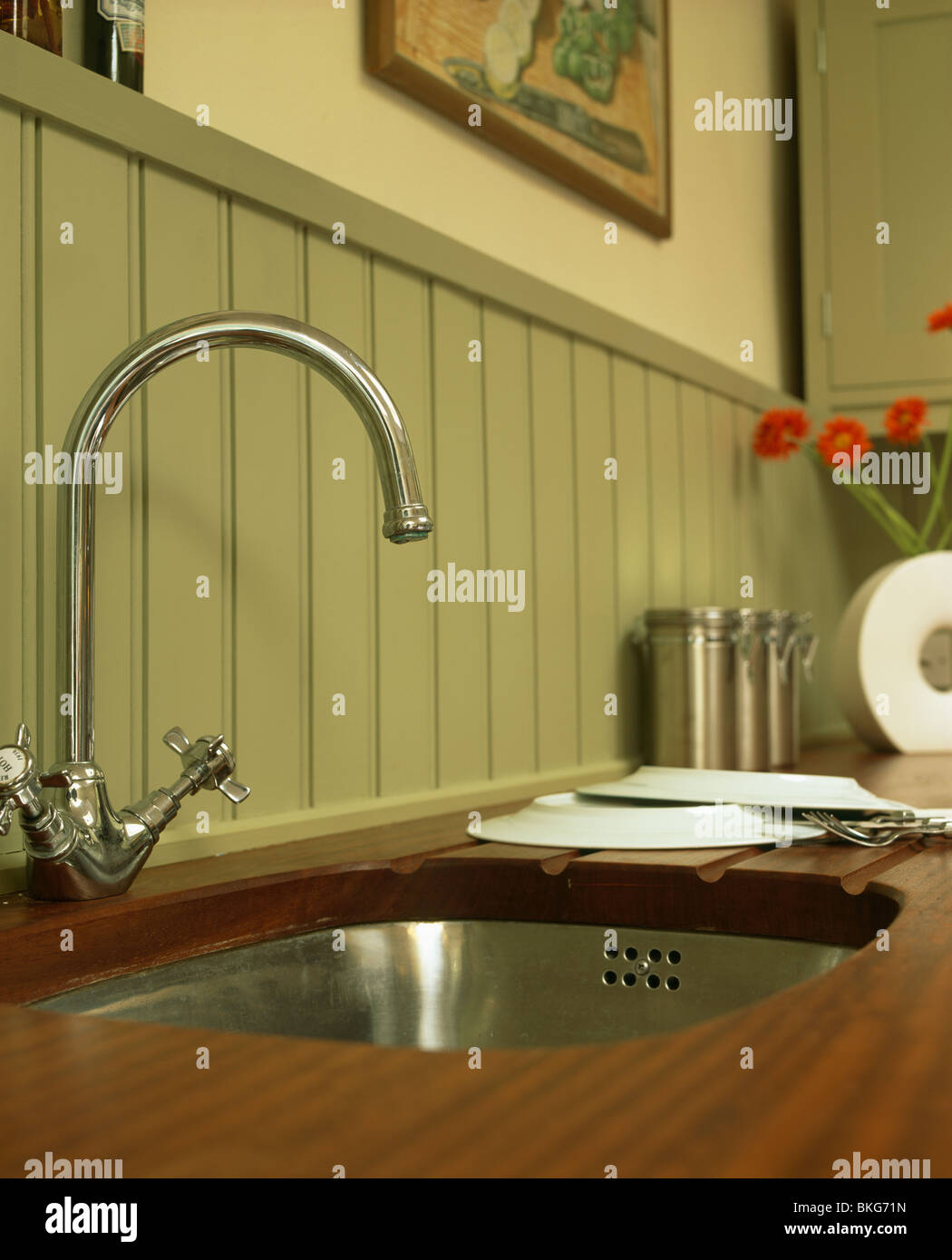 Kitchens traditional faucets hi-res stock photography and images - Alamy