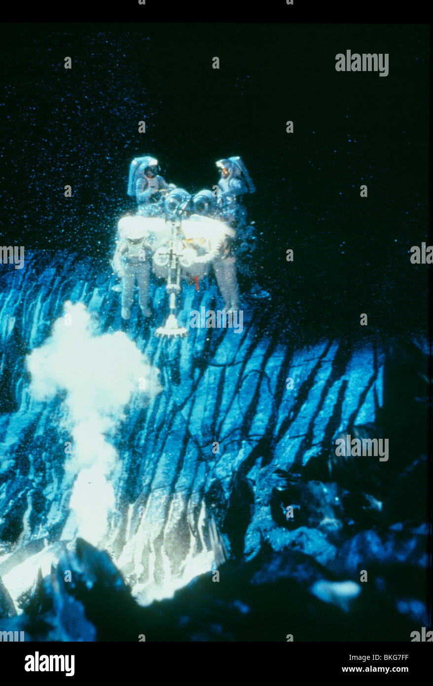 Deep impact 1998 movie hi-res stock photography and images - Alamy