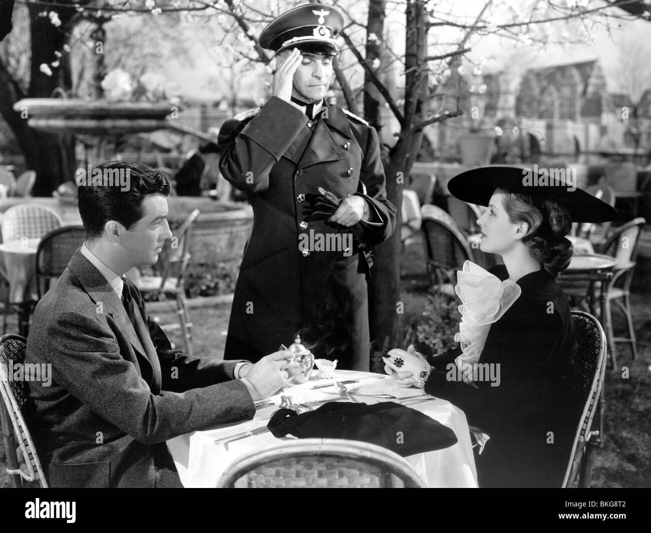 ESCAPE (1940) ROBERT TAYLOR, CONRAD VEIDT, NORMA SHEARER ESPE 001P ...