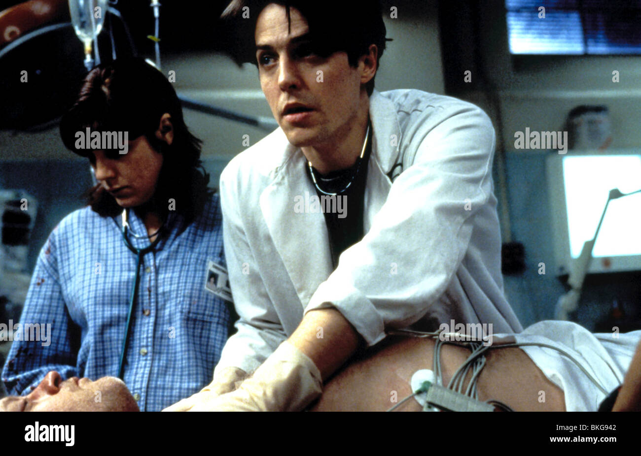 EXTREME MEASURES (1996) HUGH GRANT EXME 037 Stock Photo - Alamy