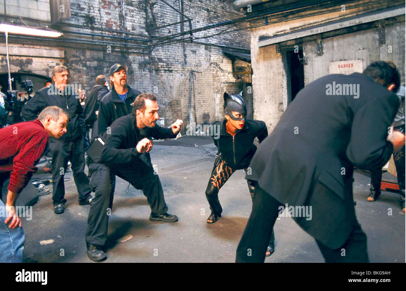 On set catwoman 2004 with pitof dir hi-res stock photography and images ...