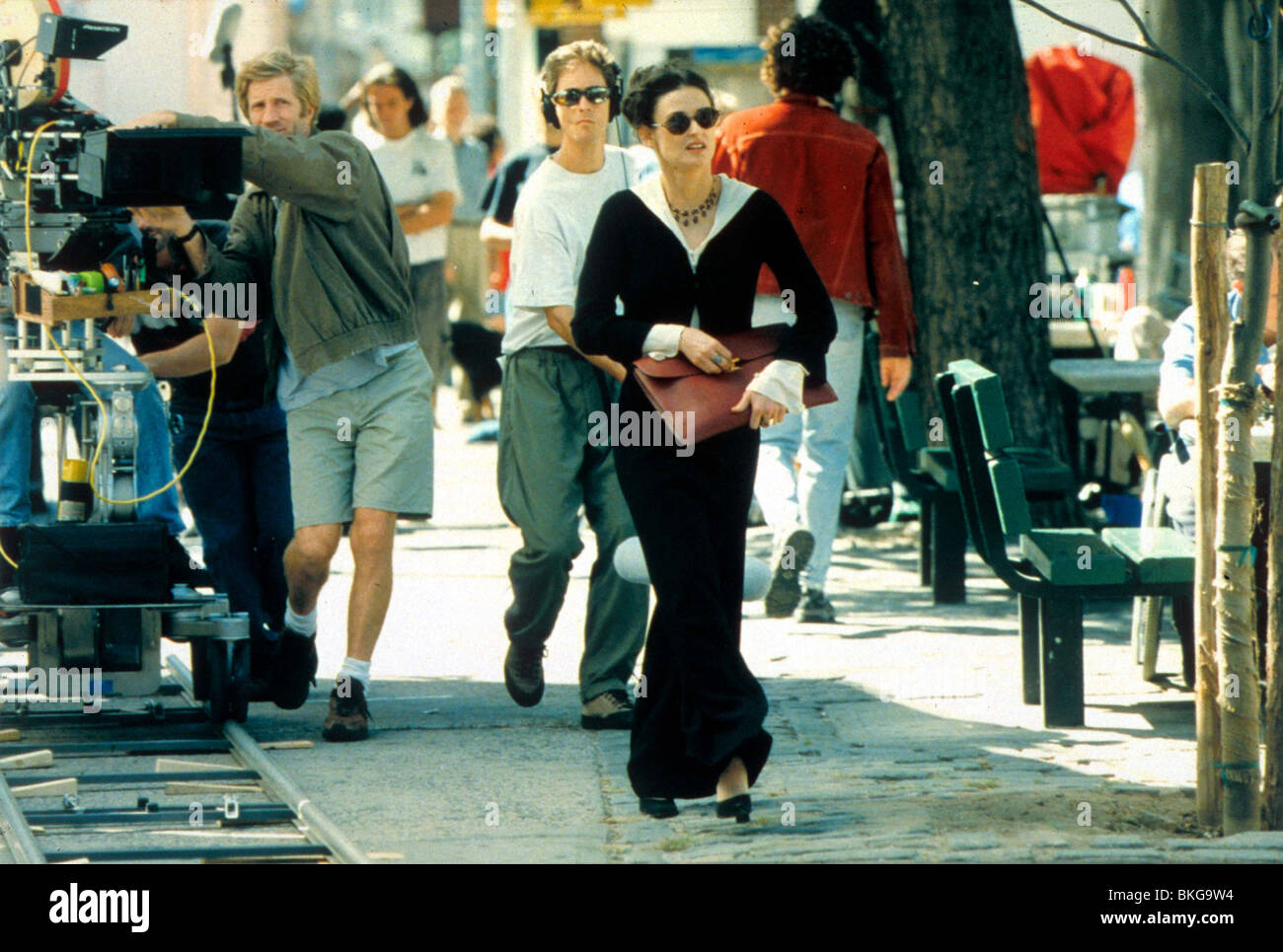 FILMING PRODUCTION (ALT) LOCATION (ALT) BEHIND THE SCENES (ALT) ON SET ...