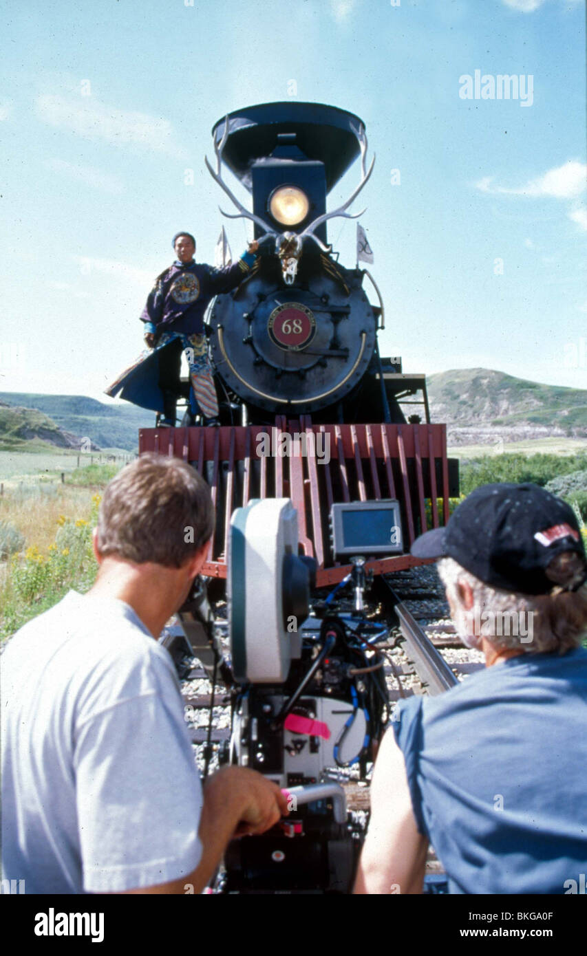 FILMING PRODUCTION (ALT) LOCATION (ALT) BEHIND THE SCENES (ALT) ON SET ...