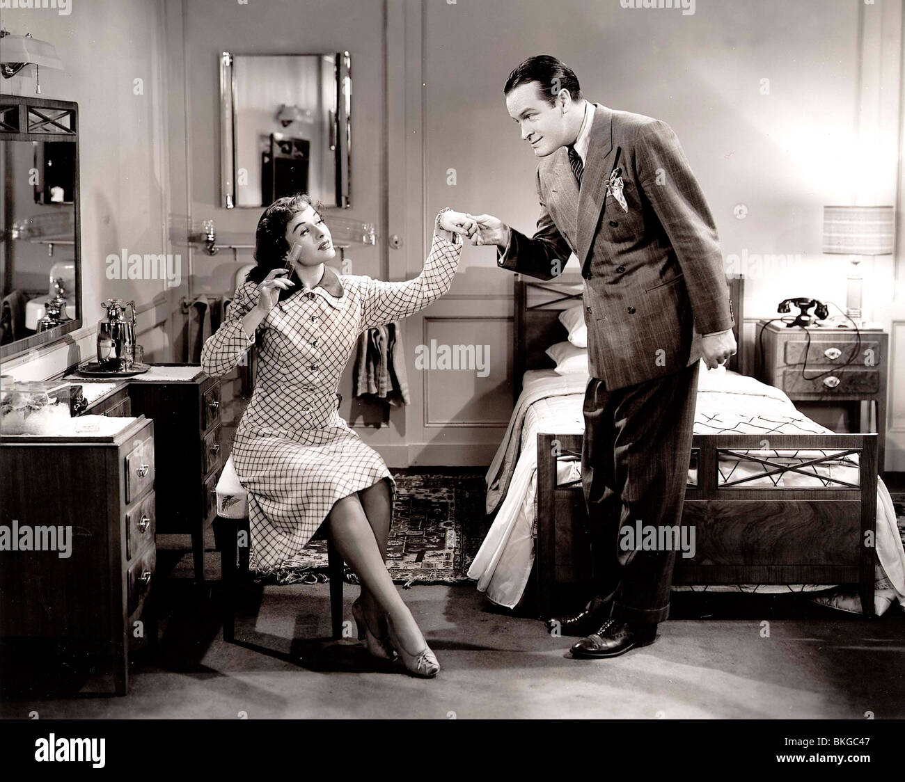 THE GHOST BREAKERS (1940) PAULETTE GODDARD, BOB HOPE GBR 004 P Stock Photo - Alamy