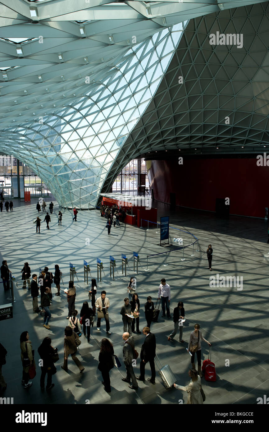 Milano fair hi-res stock photography and images - Alamy