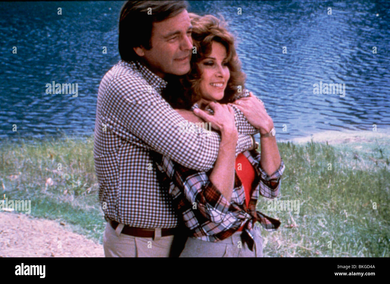 HART TO HART (TV) ROBERT WAGNER, STEFANIE POWERS HTHT 014 Stock Photo - Alamy
