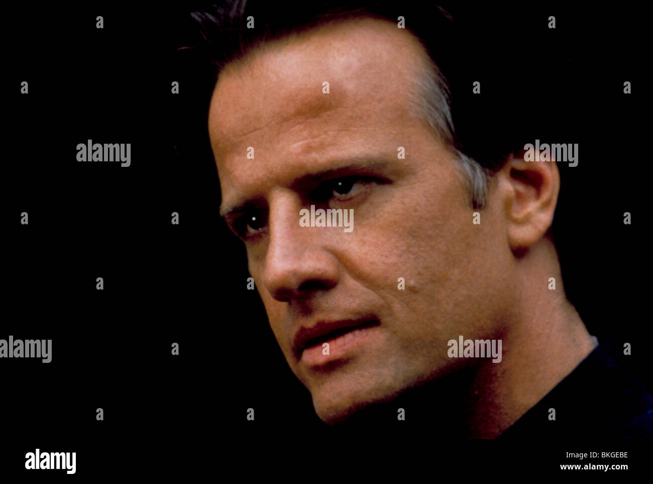 The hunted 1995 christopher lambert hi-res stock photography and images ...