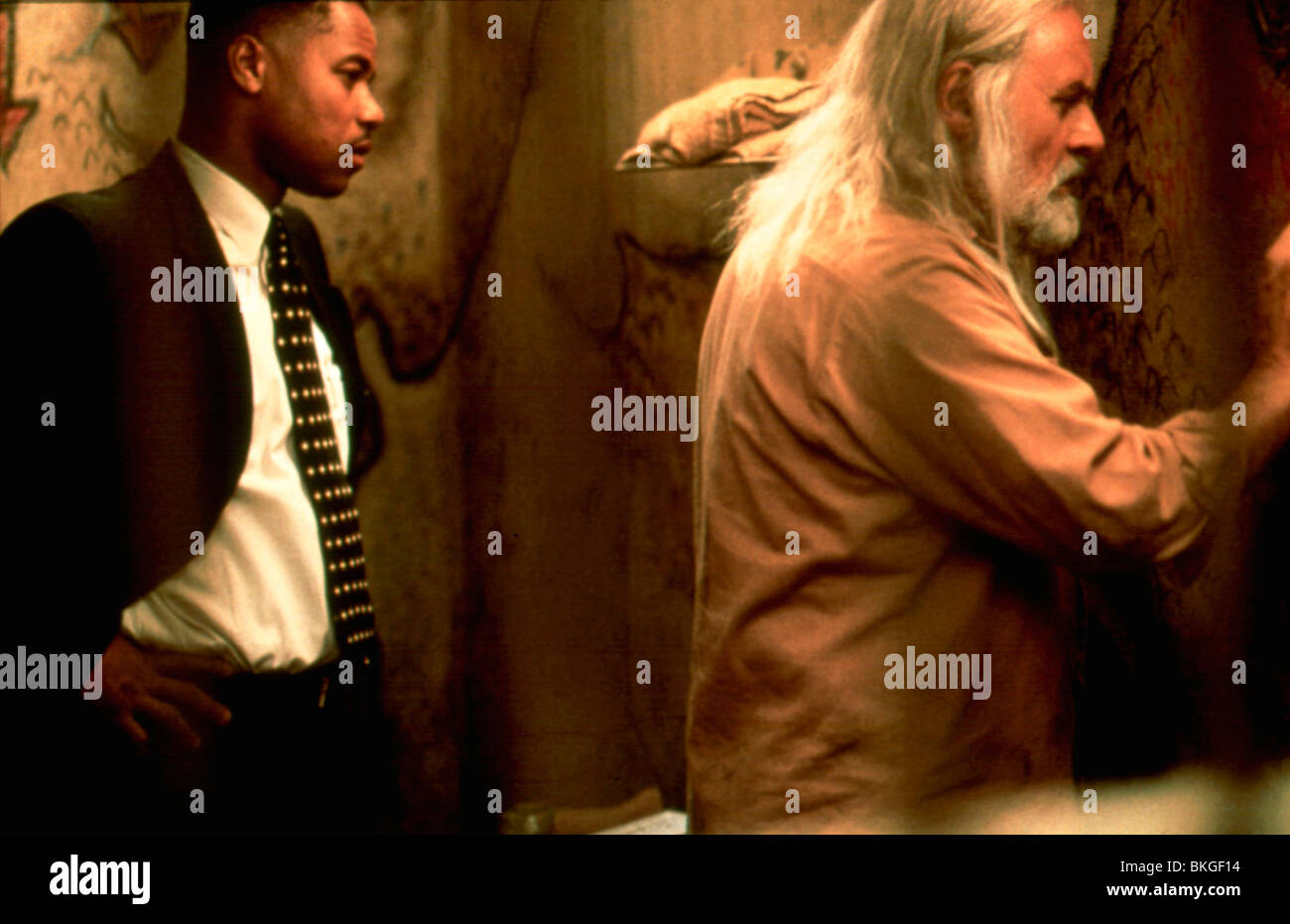 INSTINCT (1999) CUBA GOODING JR, ANTHONY HOPKINS ISIT 007 Stock Photo ...