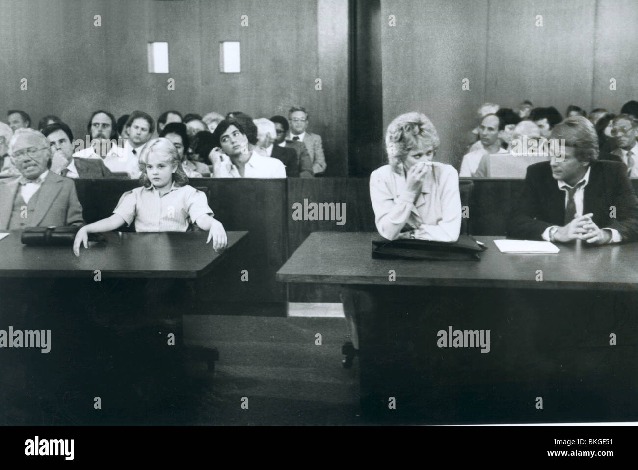 IRRECONCILABLE DIFFERENCES (1984) DREW BARRYMORE, SHELLEY LONG, RYAN O'NEAL IRD 003P Stock Photo ...