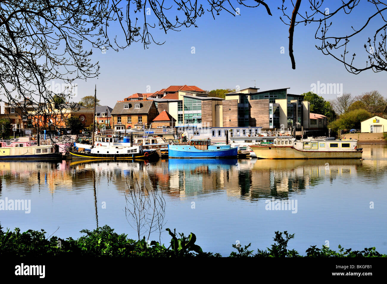 Isleworth hi-res stock photography and images - Alamy