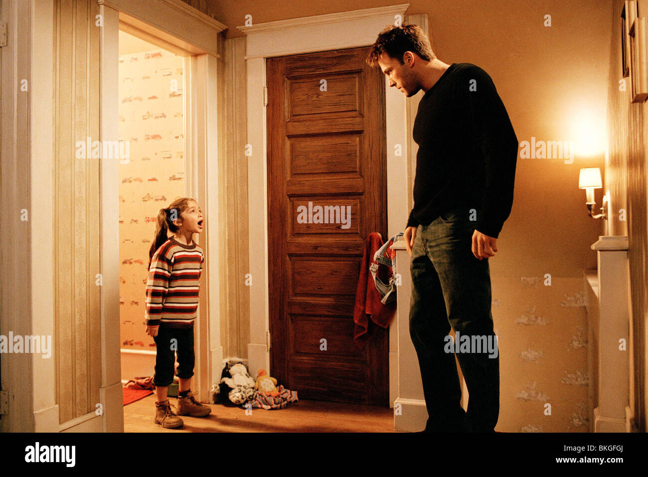 JERSEY GIRL (2004) RAQUEL CASTRO, BEN AFFLECK JERS 001-19 Stock Photo ...