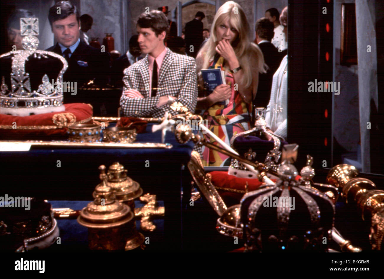 THE JOKERS (1967) OLIVER REED, MICHAEL CRAWFORD, LOTTE TARP UNIVERSAL ...