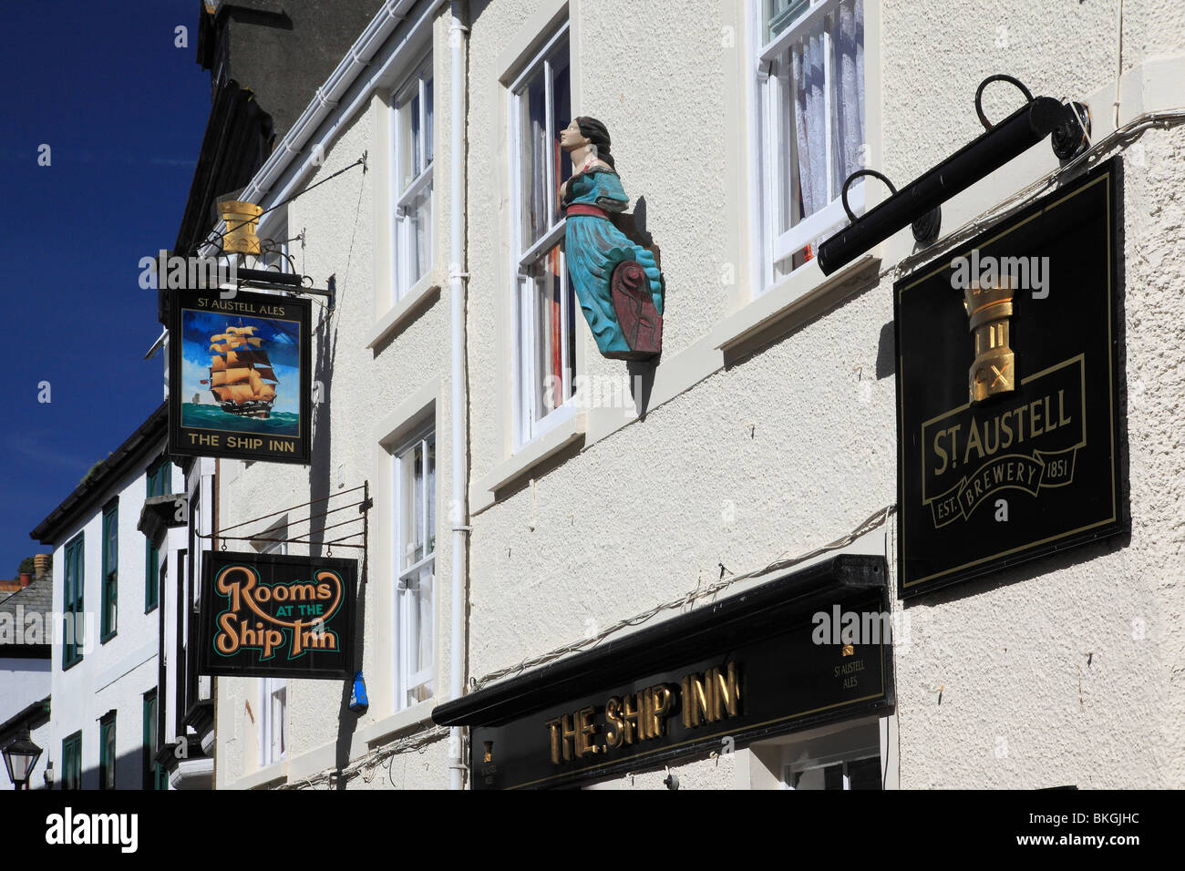 Looe cornwall sign hi-res stock photography and images - Alamy