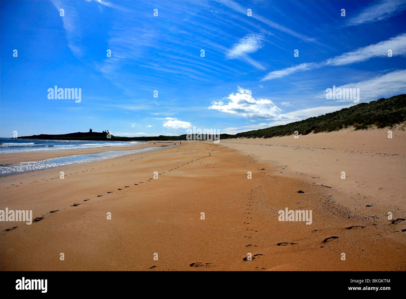 Sand patterns embleton bay beach hi-res stock photography and images ...