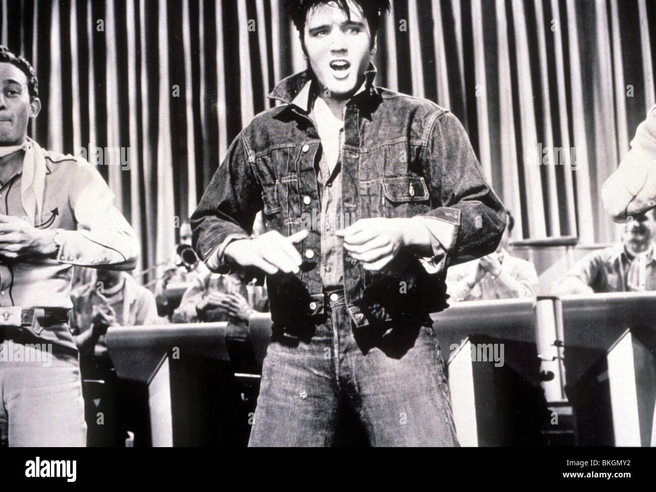 Elvis presley 1957 hi-res stock photography and images - Alamy