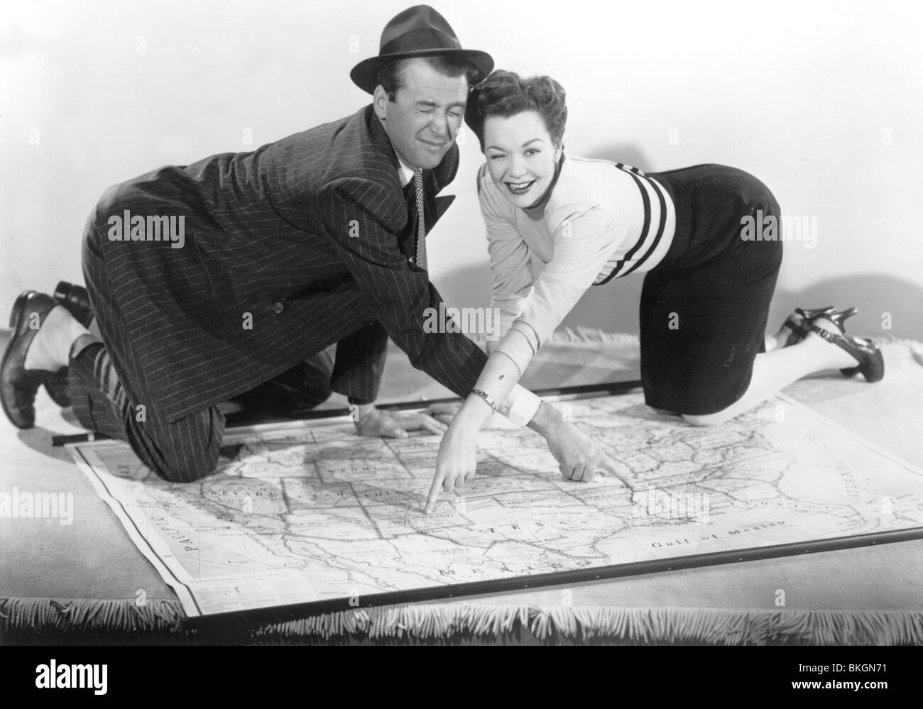 MAGIC TOWN (1947) JAMES STEWART, JANE WYMAN MGTN 001P Stock Photo - Alamy