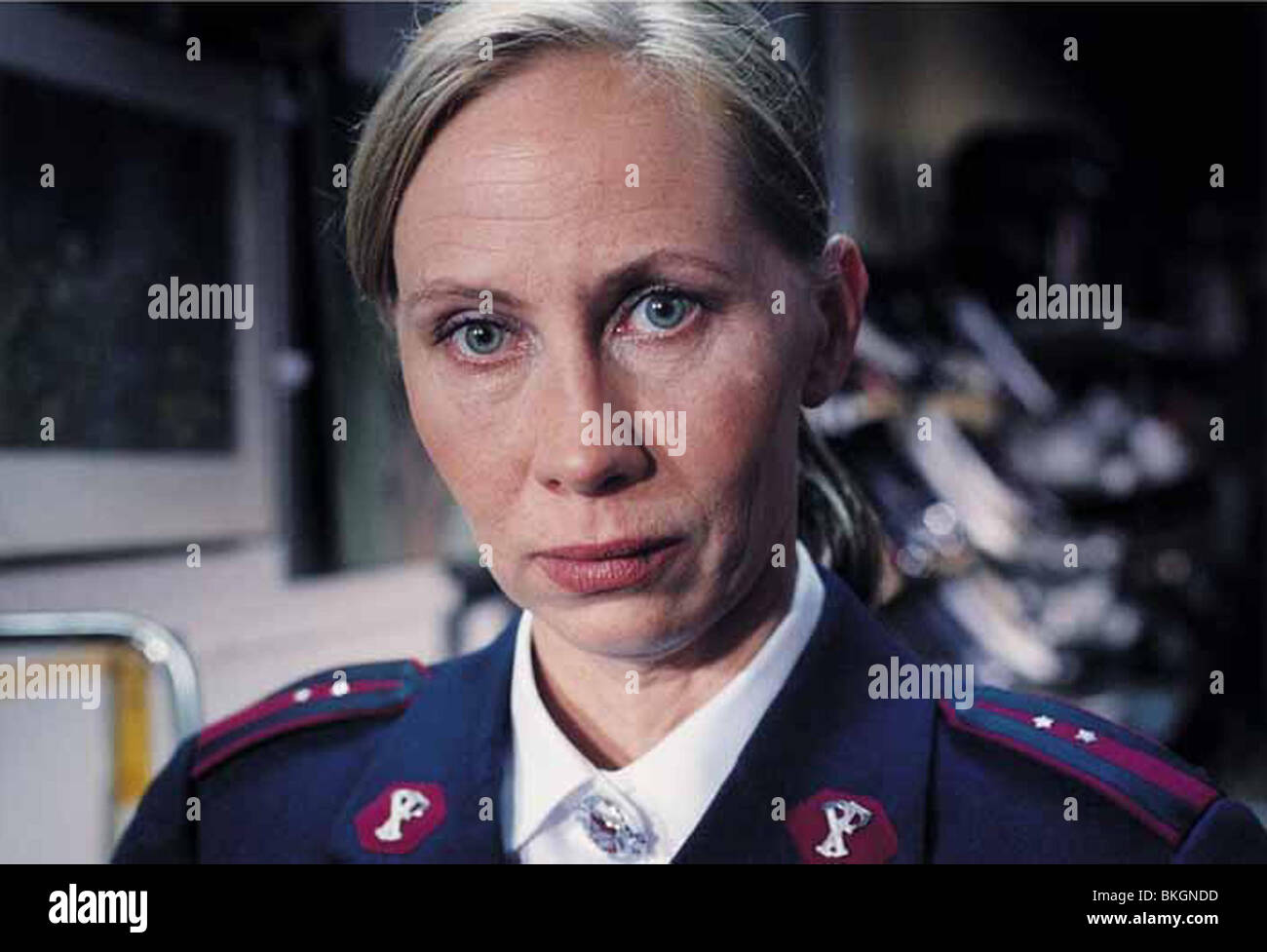 THE MAN WITHOUT A PAST (2002) KATI OUTINEN MWAP 001-02 Stock Photo - Alamy