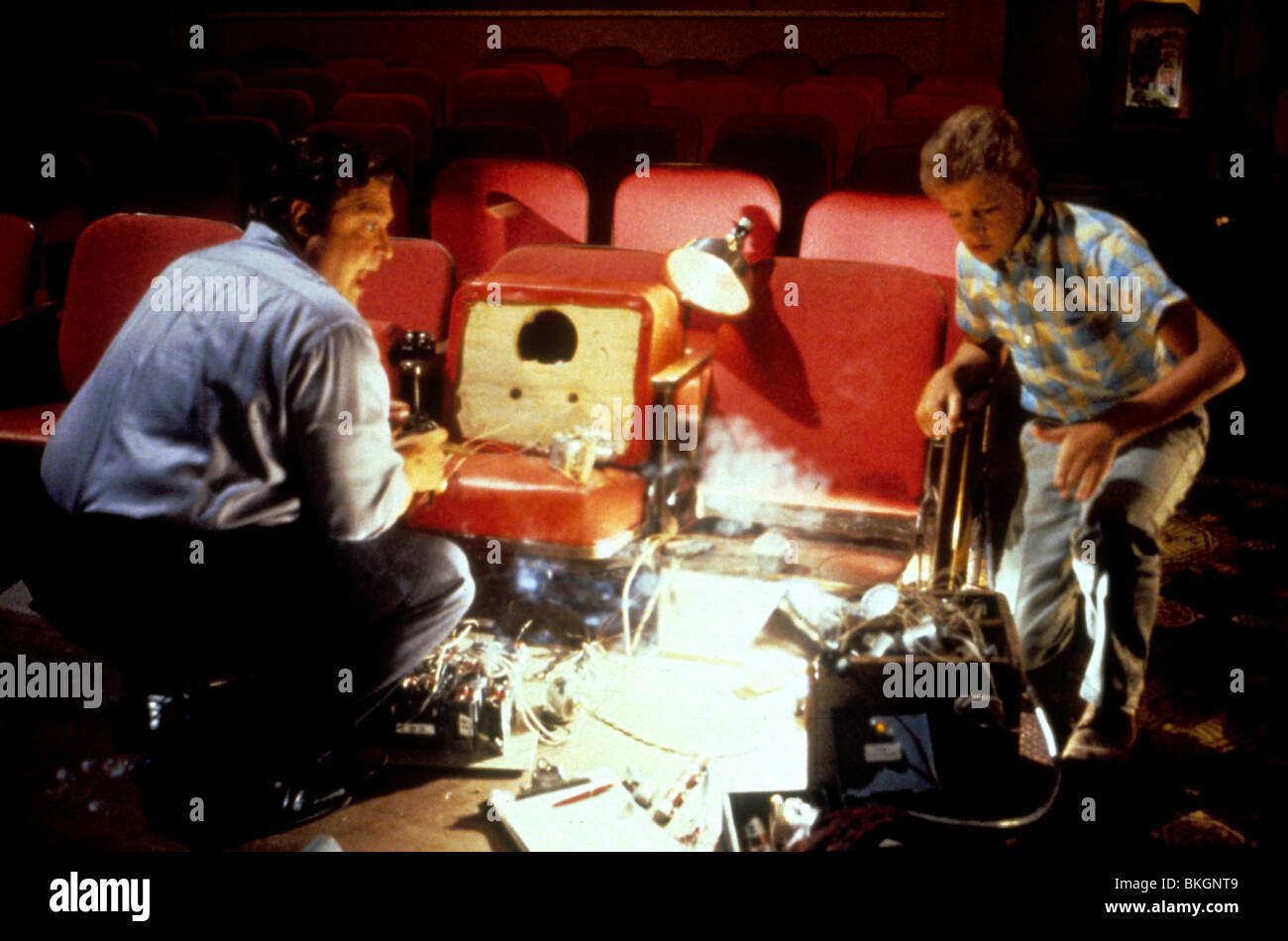 MATINEE (1993) JOHN GOODMAN, SIMON FENTON MTNE 036 Stock Photo - Alamy