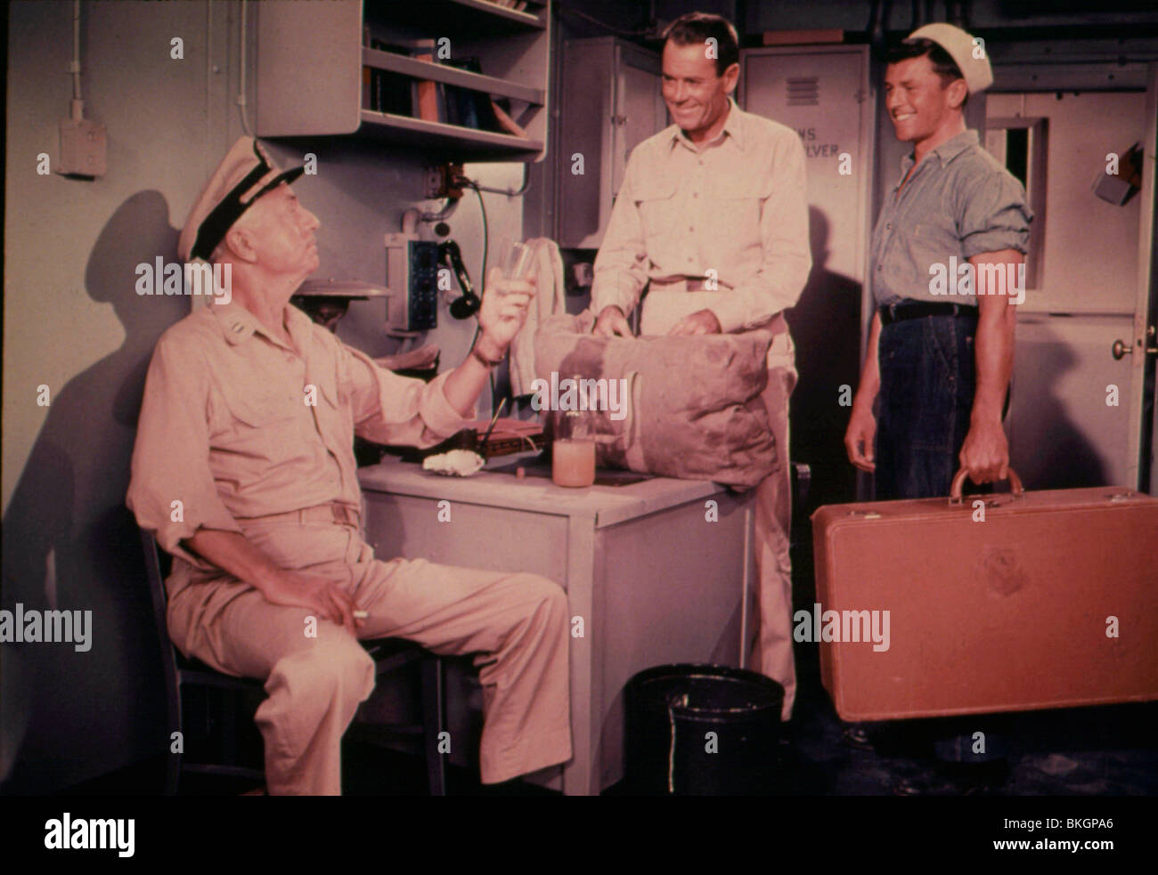 MISTER ROBERTS (1955) MR ROBERTS (ALT) WILLIAM POWELL, HENRY FONDA MRR ...