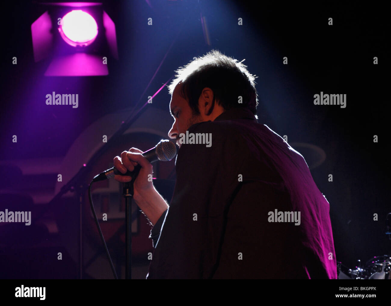 Male Singer On Stage Under Stage Lights Stock Photo Alamy male-singer-on-stage-under-stage-lights-stock-photo-alamy