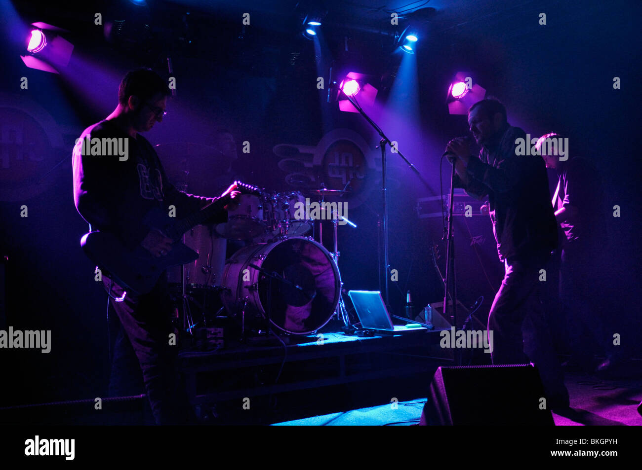 Night club musician hi-res stock photography and images - Alamy