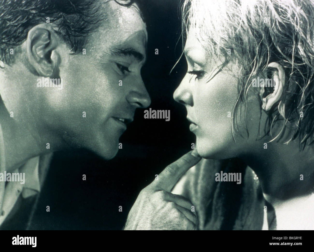 Kim novak noll 007 moviestore collection ltd hi-res stock photography ...