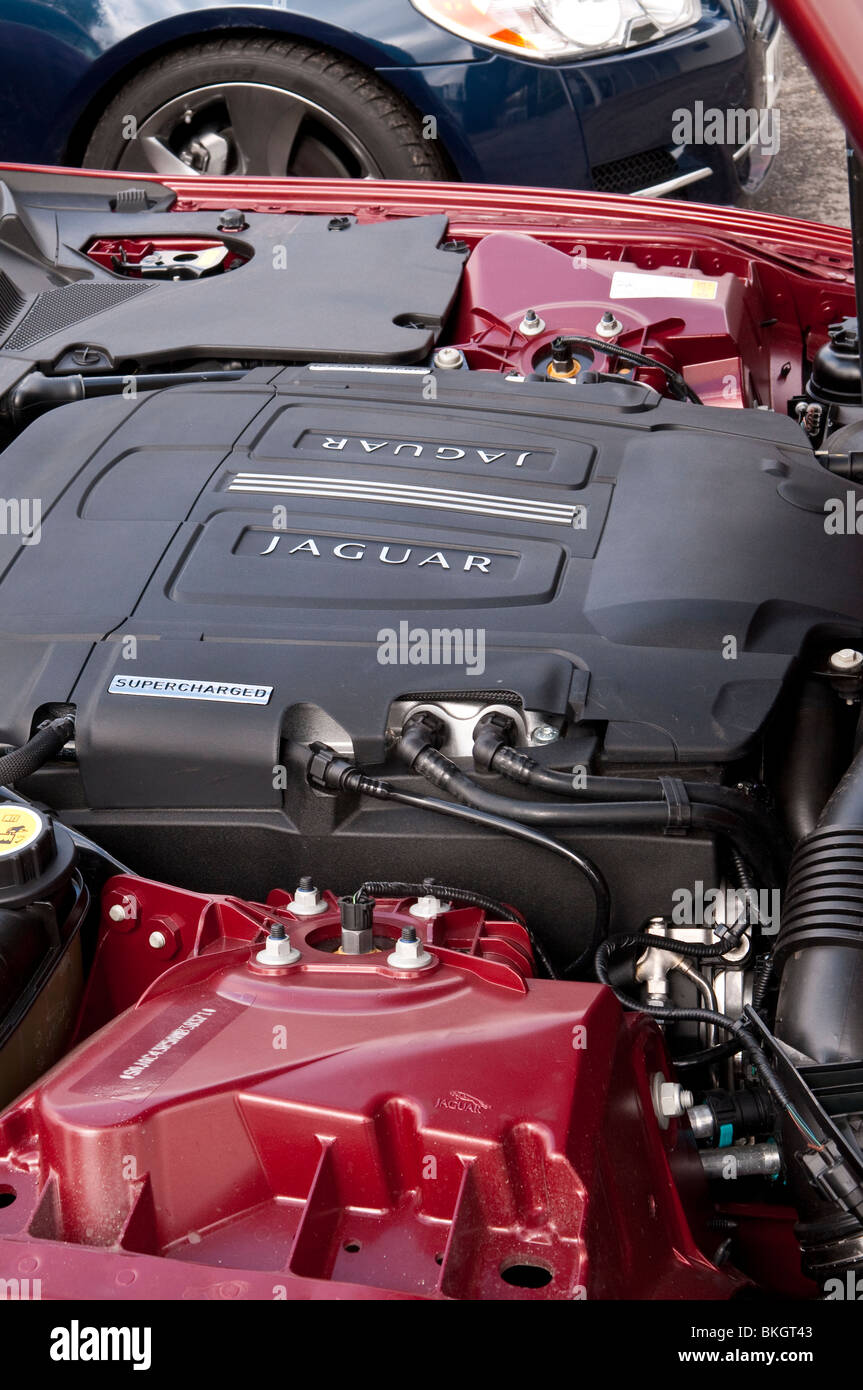 Plastic engine cover hi-res stock photography and images - Alamy