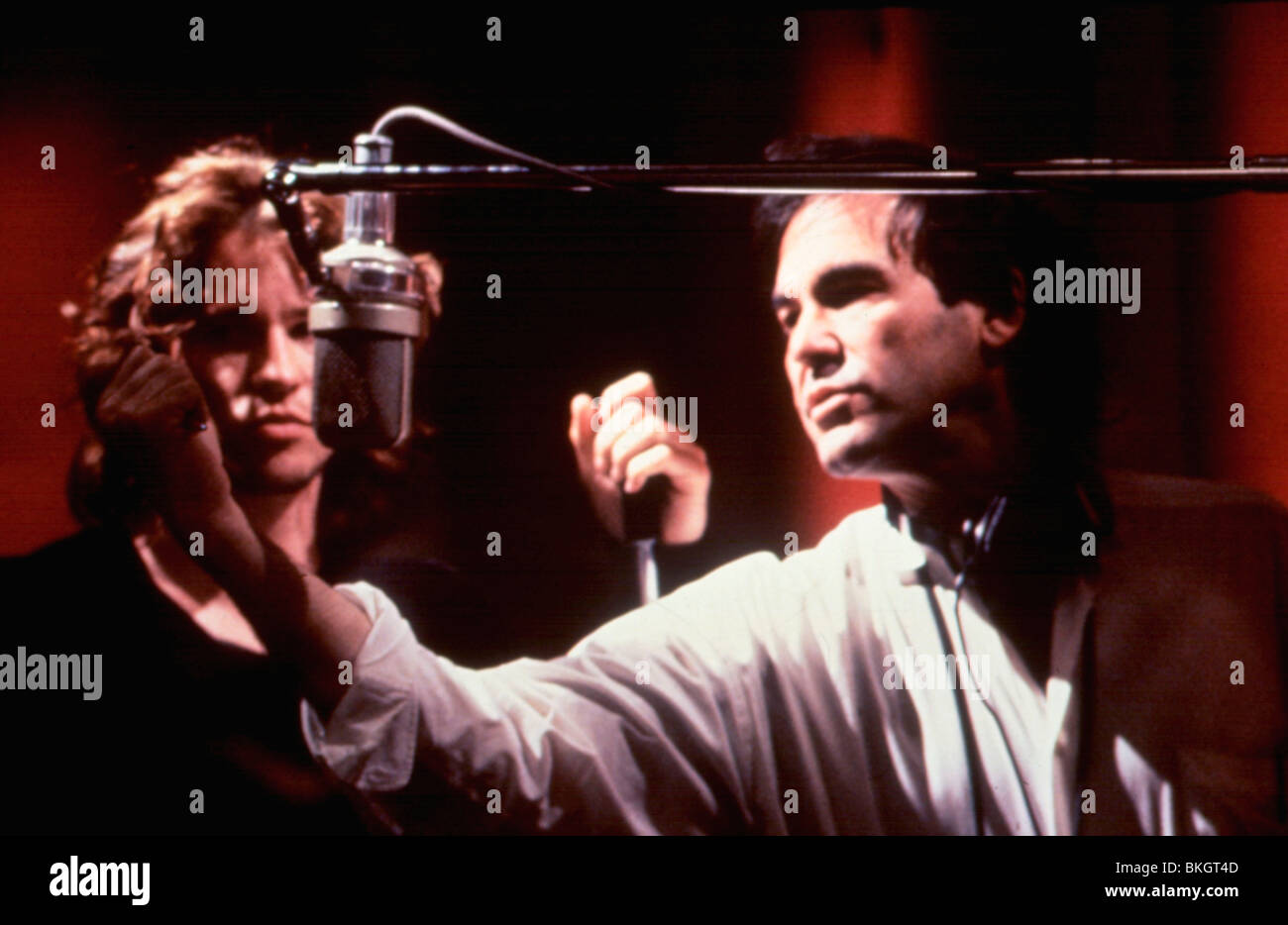 OLIVER STONE (DIR) O/S 'THE DOORS' (1991) WITH VAL KILMER OLSN 036 ...