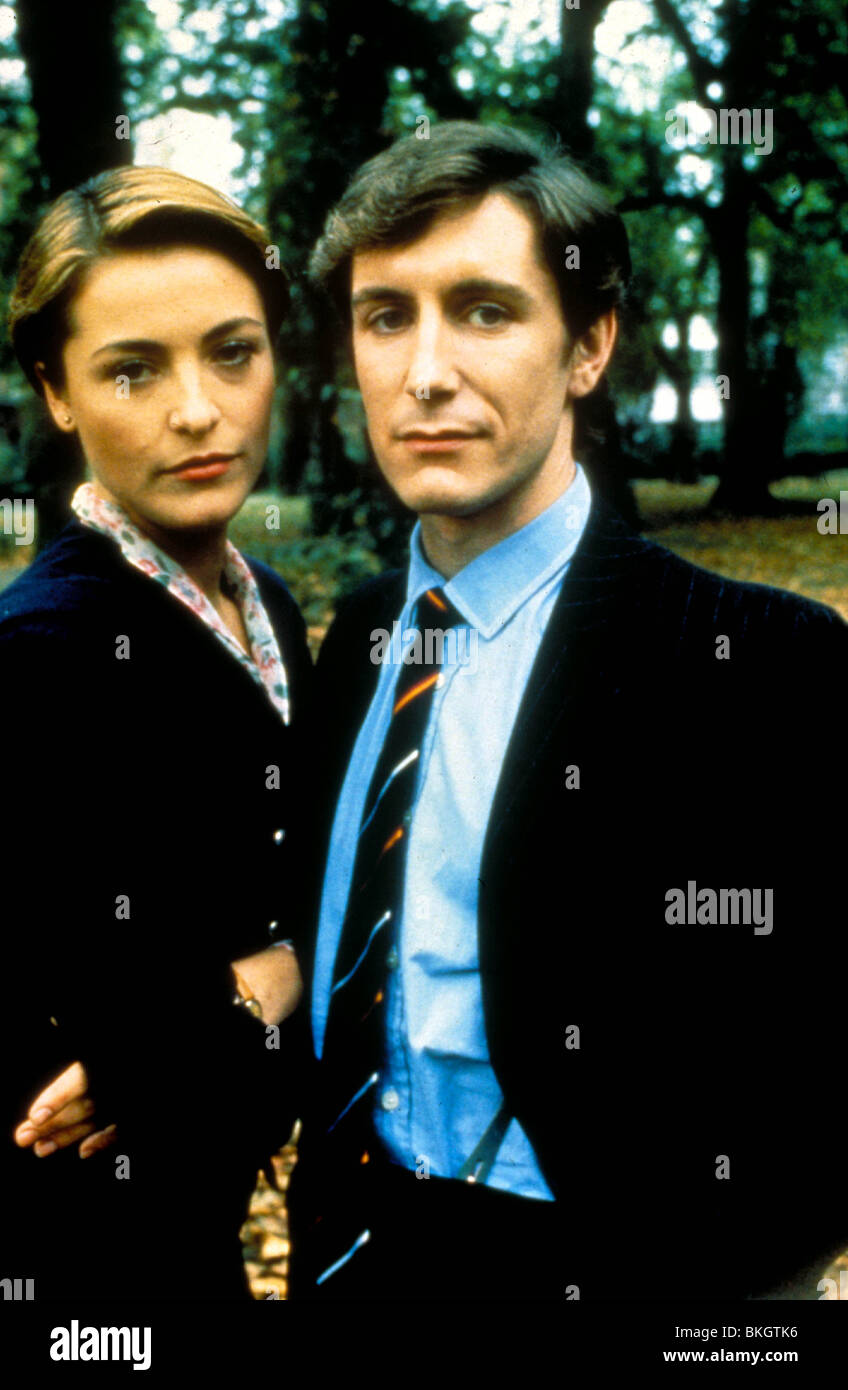 PAPER MASK (1990) AMANDA DONOHOE, PAUL MCGANN PMK 012 Stock Photo - Alamy
