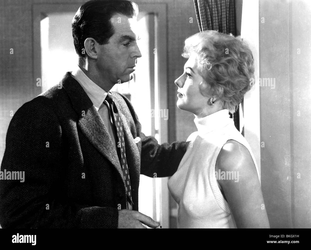 PUSHOVER (1954) FRED MACMURRAY, KIM NOVAK PUSH 002P L Stock Photo - Alamy