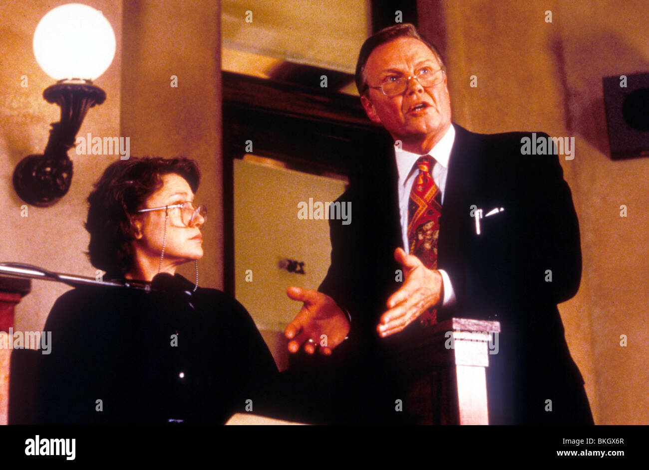 THE RAINMAKER (1997) MARY KAY PLACE, JON VOIGHT RKR 063 Stock Photo - Alamy