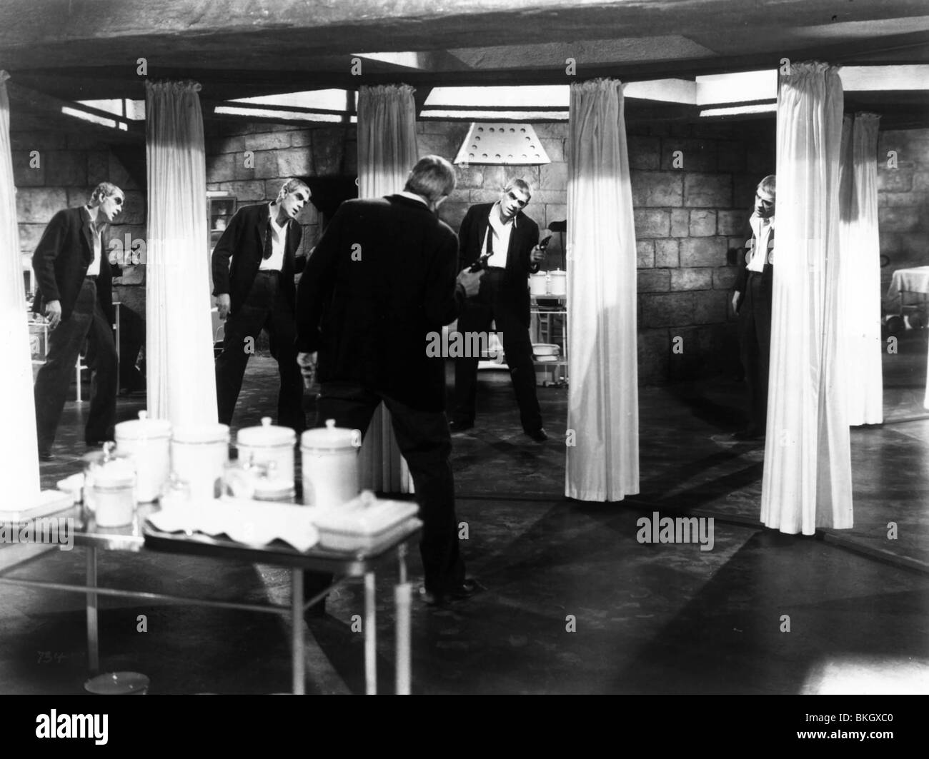 THE RAVEN -1935 BORIS KARLOFF Stock Photo - Alamy