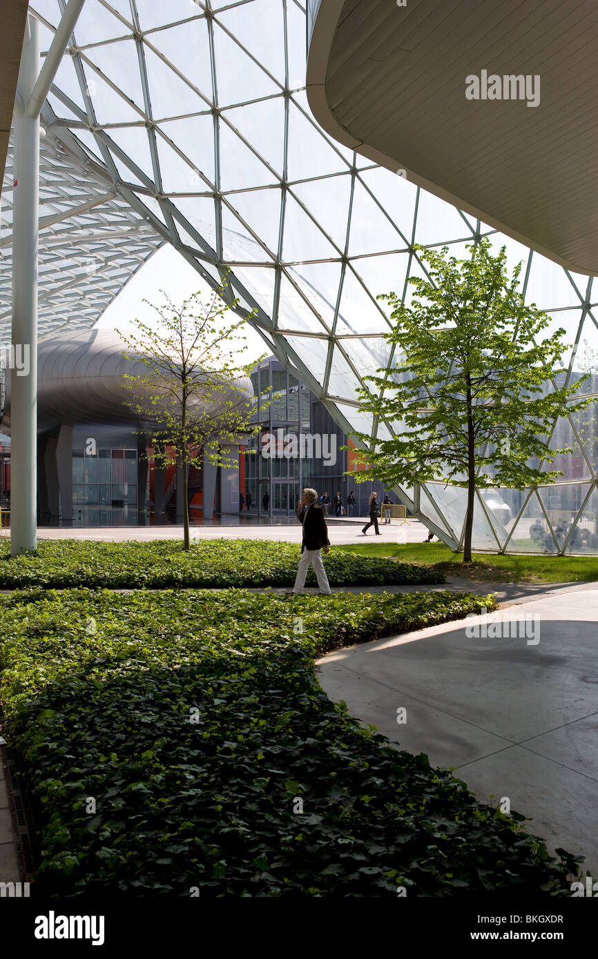 Milano fair hi-res stock photography and images - Alamy