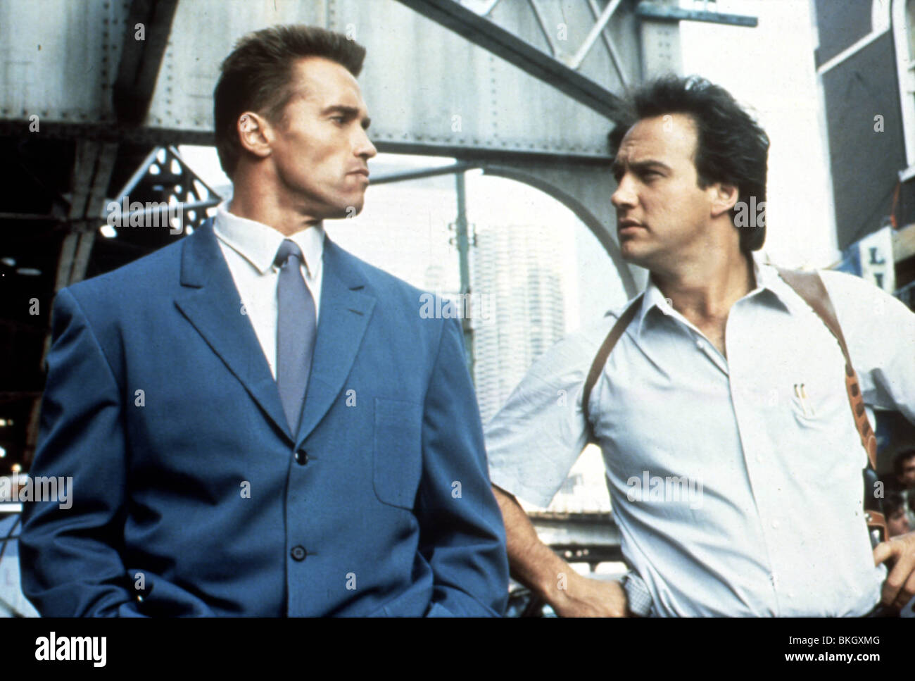 RED HEAT (1988) ARNOLD SCHWARZENEGGER, JAMES BELUSHI RHT005 Stock Photo ...
