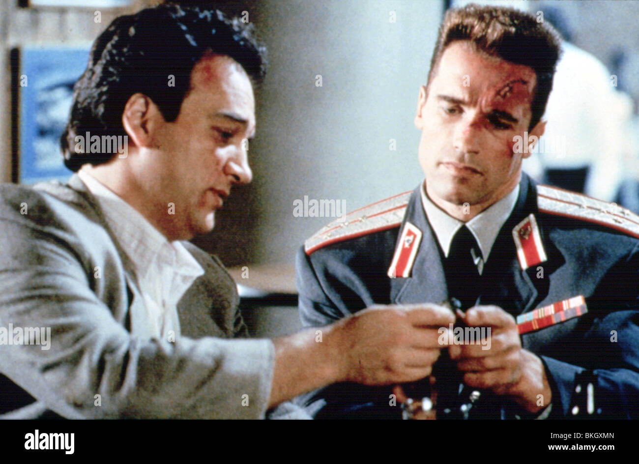 RED HEAT (1988) JAMES BELUSHI, ARNOLD SCHWARZENEGGER RHT107 Stock Photo ... RED HEAT (1988) JAMES BELUSHI, ARNOLD SCHWARZENEGGER RHT107 Stock Photo ...
