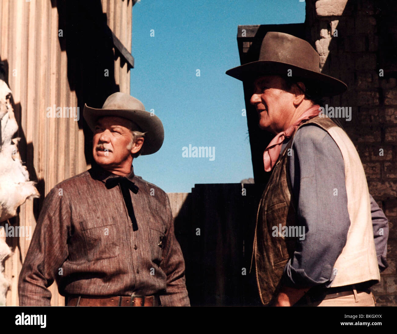 RIO LOBO (1970) BILL WILLIAMS, JOHN WAYNE RIL 001 CP Stock Photo - Alamy