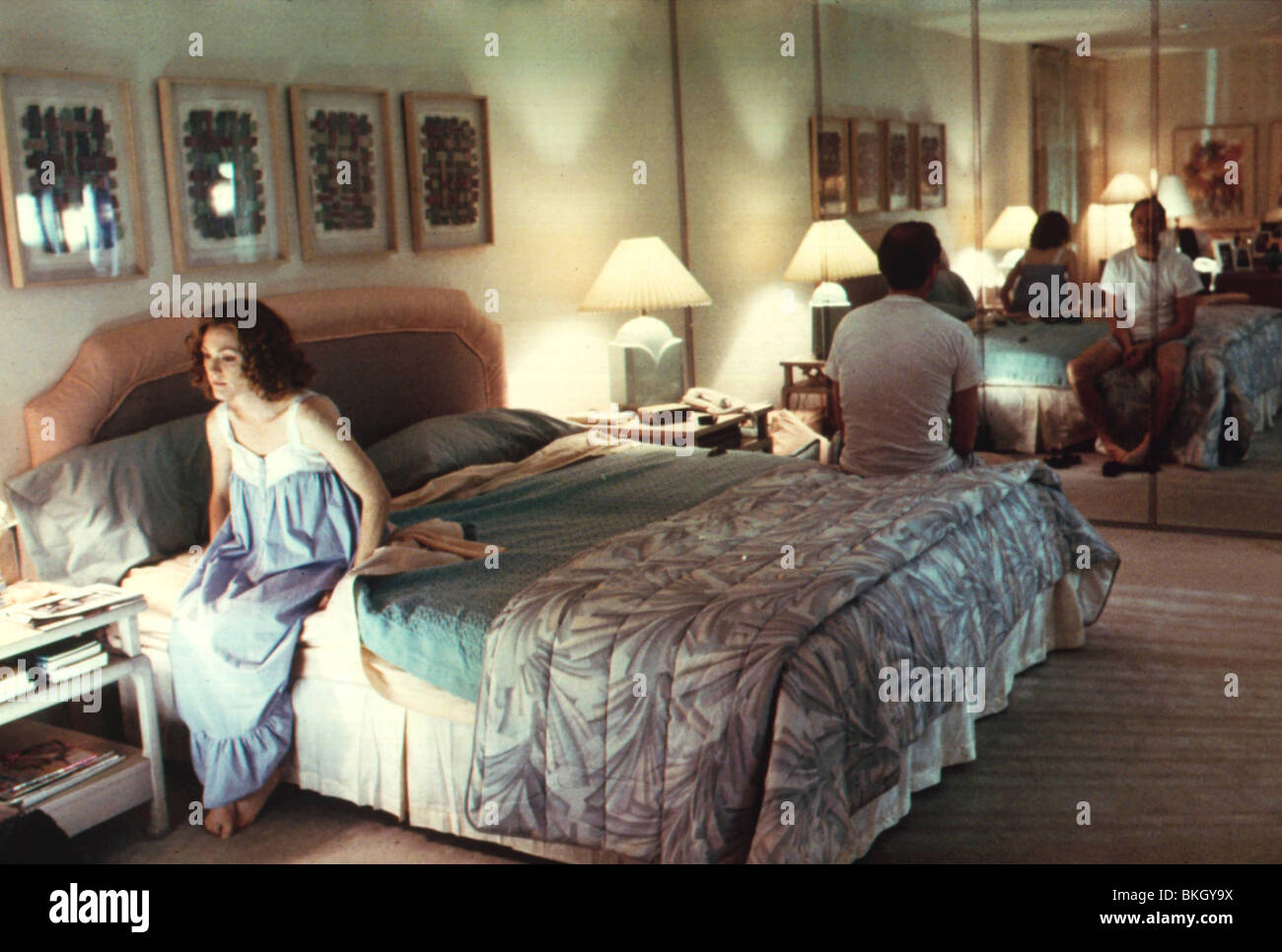 SAFE -1995 JULIANNE MOORE Stock Photo - Alamy