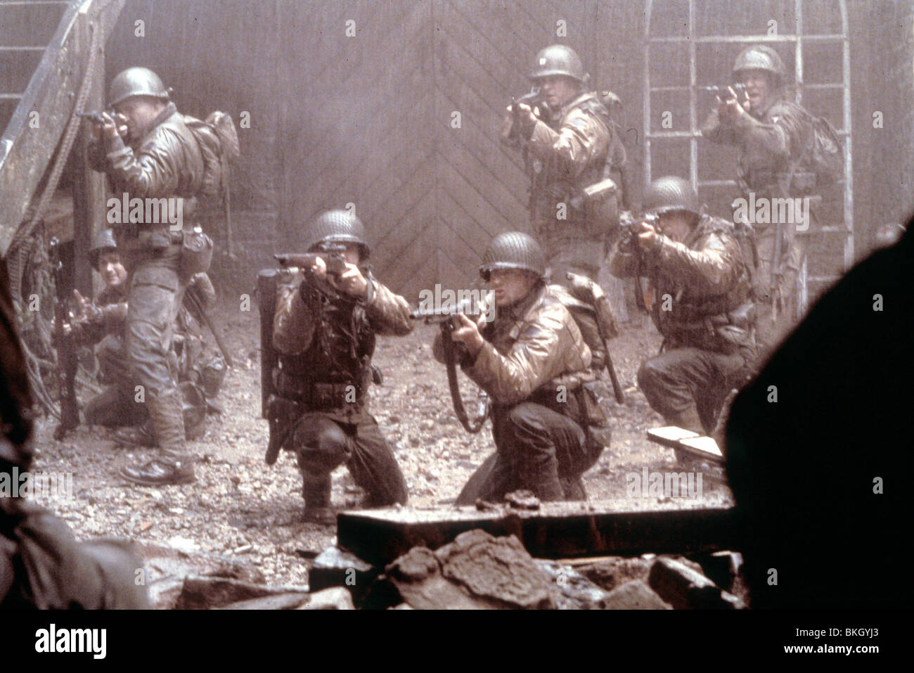 SAVING PRIVATE RYAN (1998) JEREMY DAVIES, TOM SIZEMORE, BARRY PEPPER ...