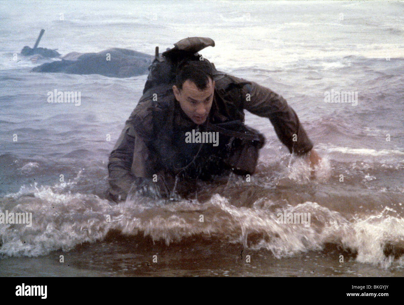 SAVING PRIVATE RYAN (1998) TOM HANKS SAPR 336 Stock Photo - Alamy