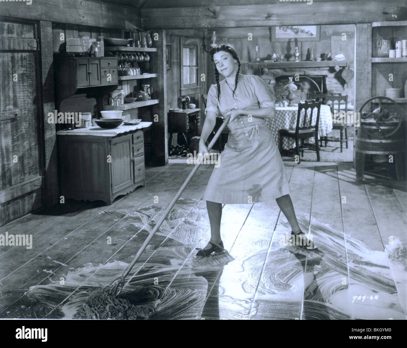 SCATTERBRAIN (1940) RUTH DONNELLY SCTB 002P Stock Photo - Alamy