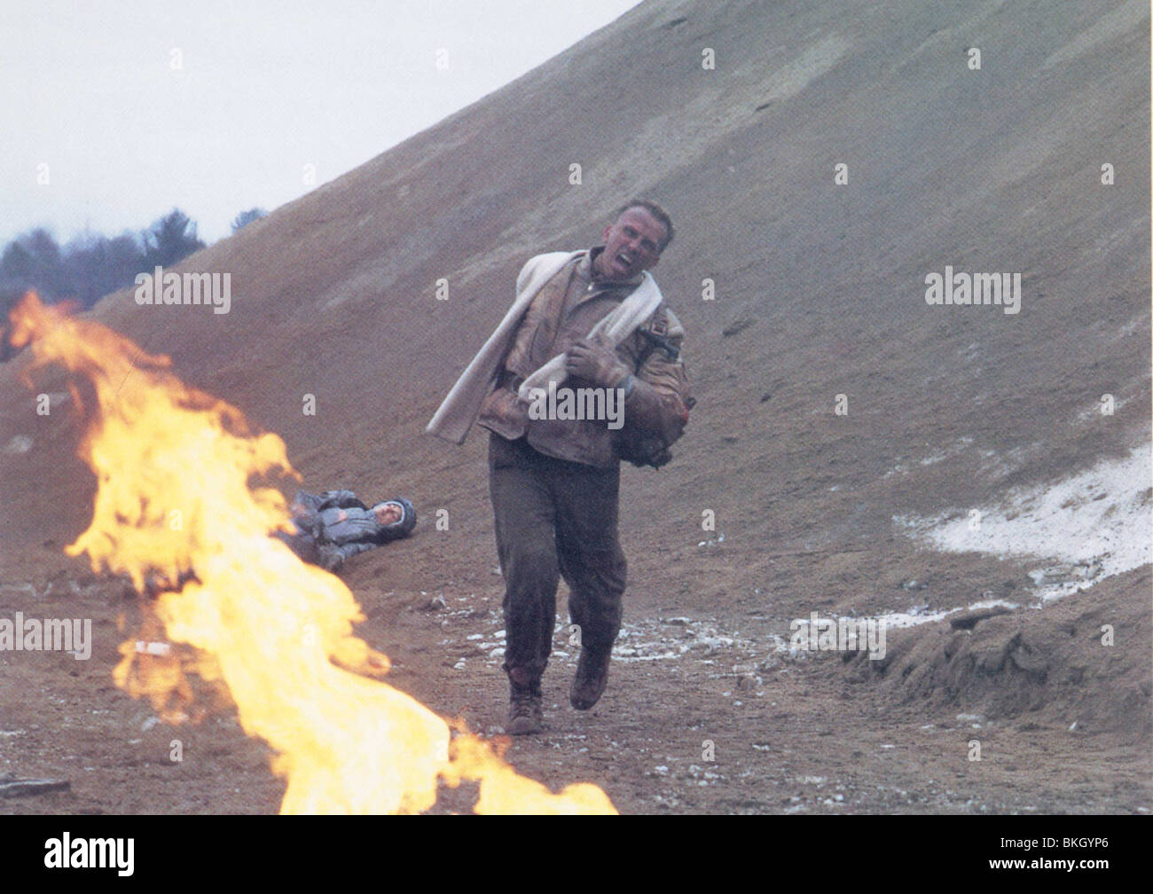 SCREAMERS (1995) PETER WELLER SCER 002FOH Stock Photo - Alamy