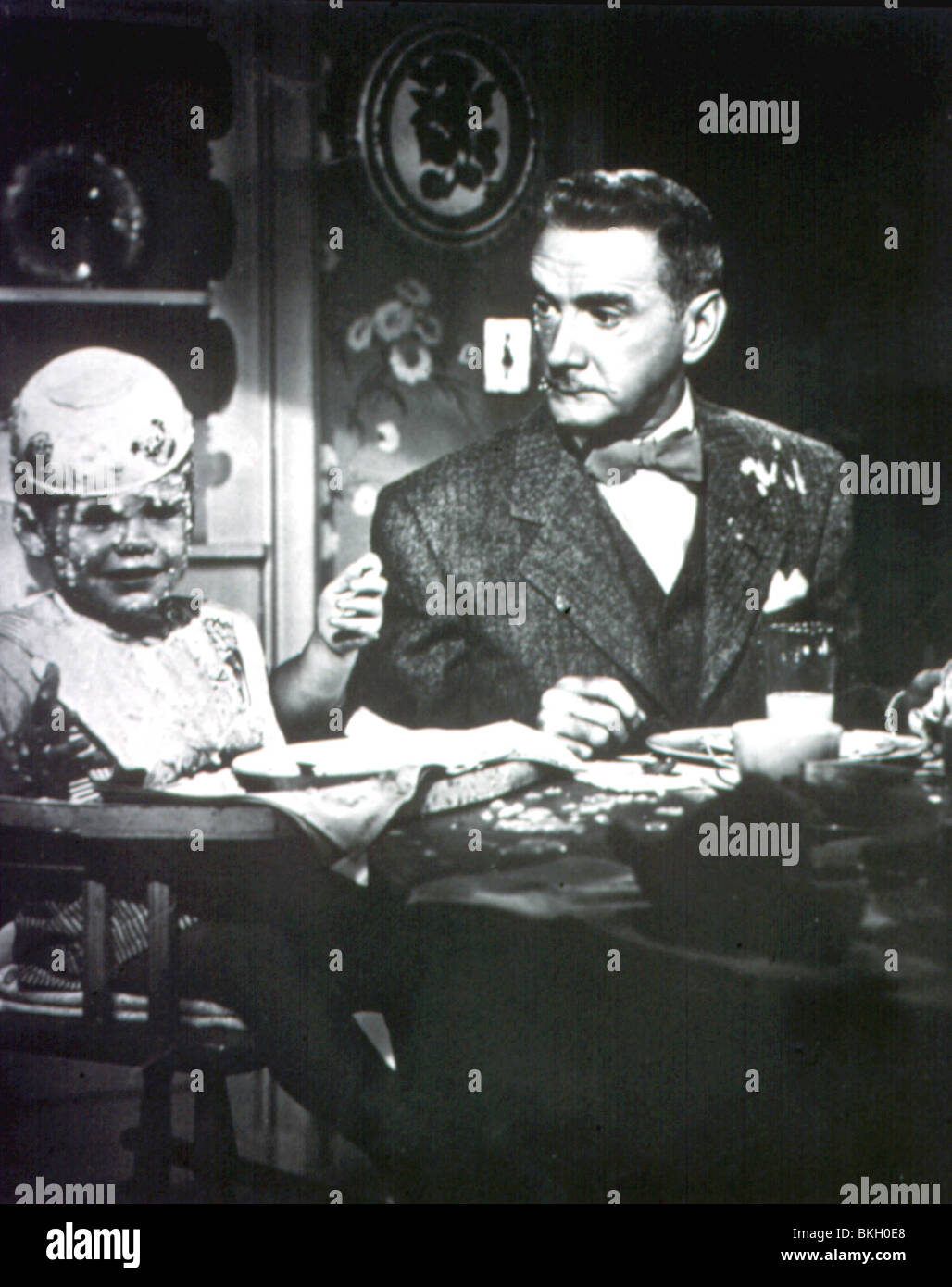 SITTING PRETTY (1948) CLIFTON WEBB, WALTER LANG (DIR) STPY 021 Stock ...