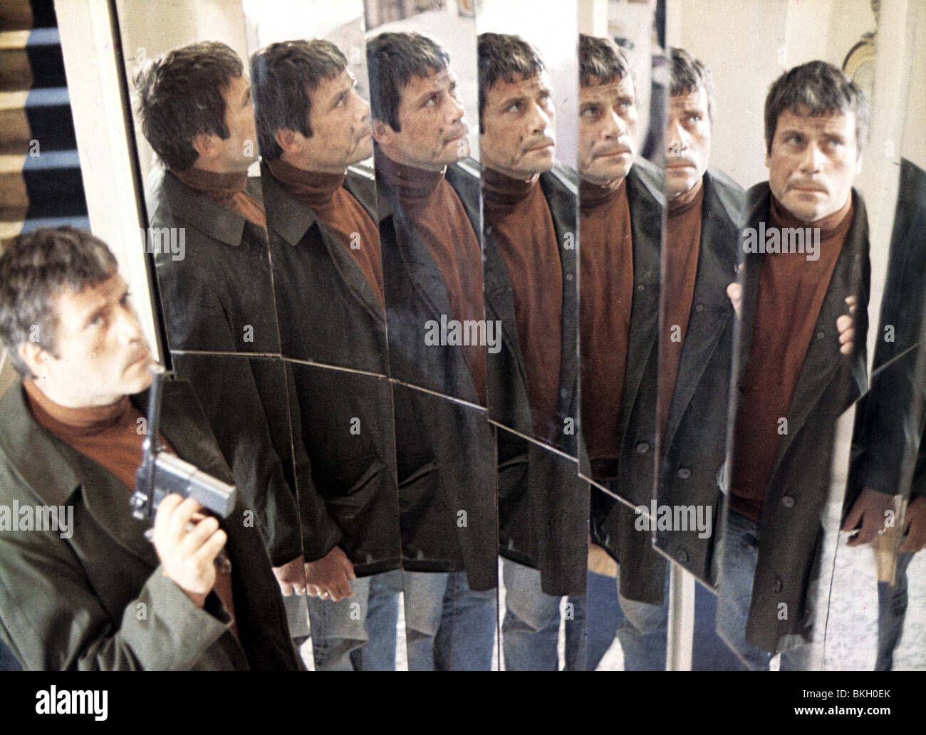 SITTING TARGET (1971) OLIVER REED STGT 007FOH Stock Photo - Alamy