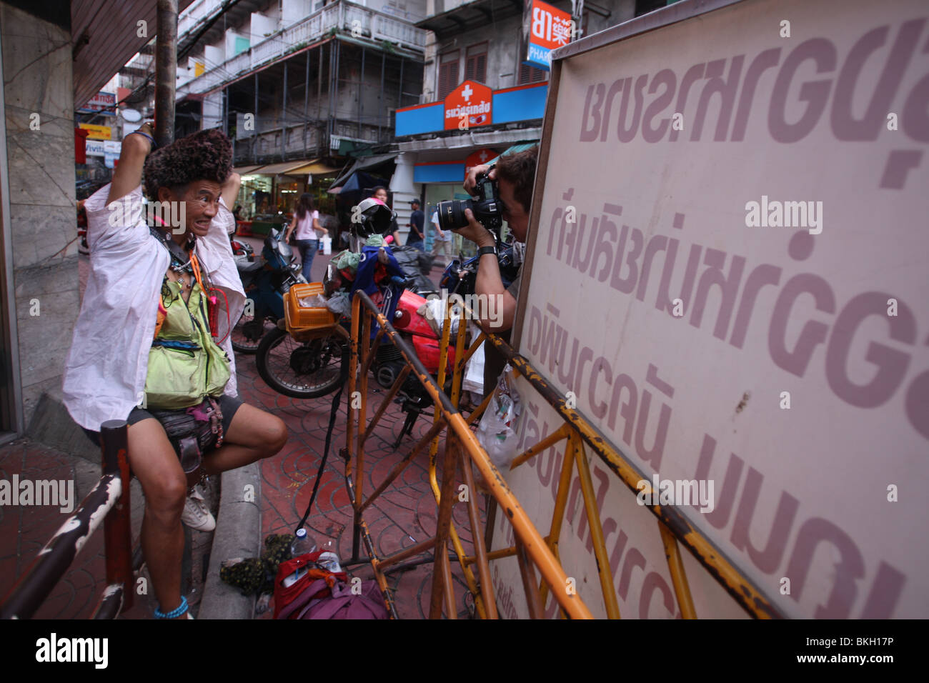 Homeless bangkok hi-res stock photography and images - Alamy