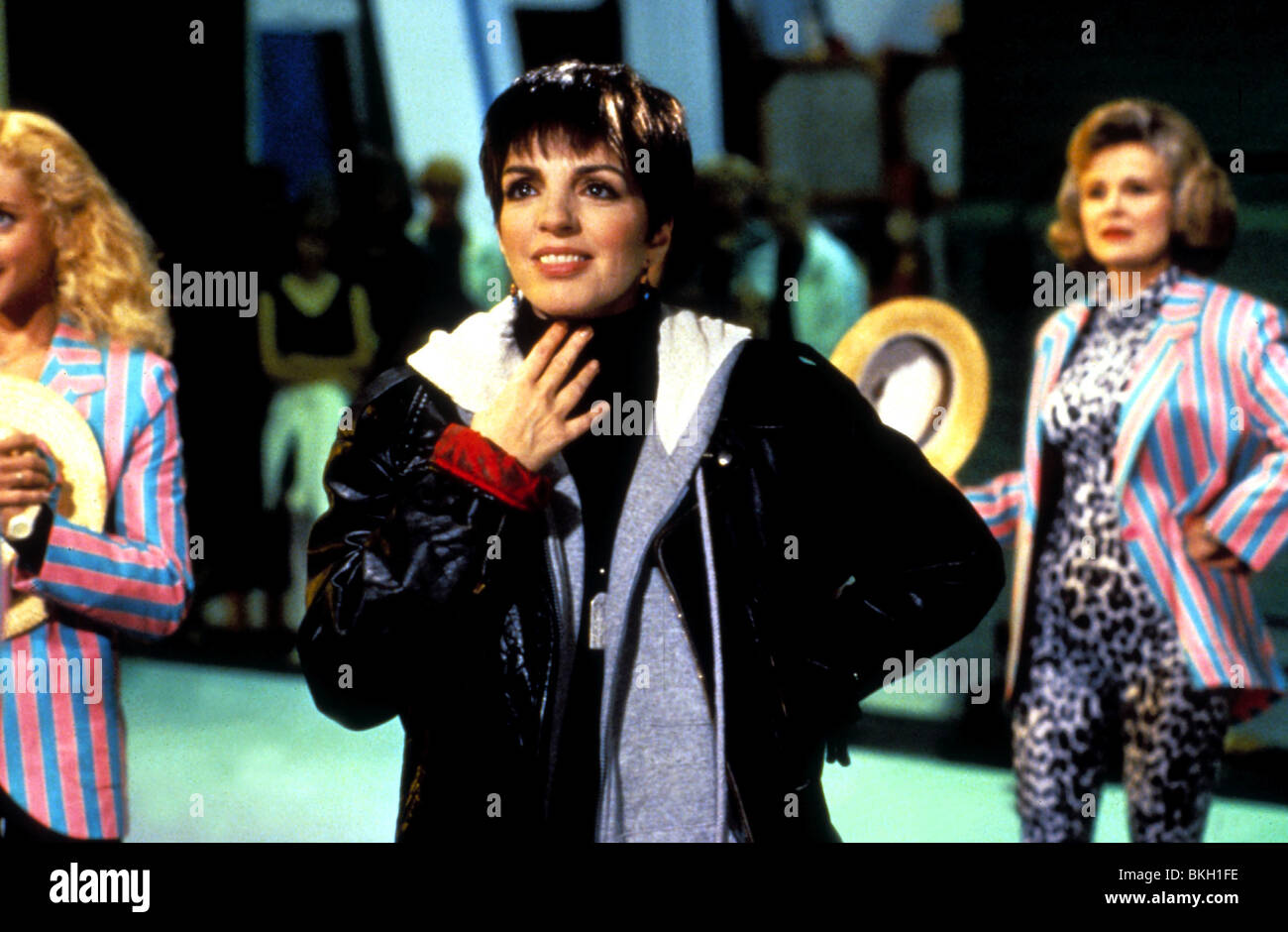 STEPPING OUT (1991) LIZA MINNELLI STP 007 Stock Photo - Alamy