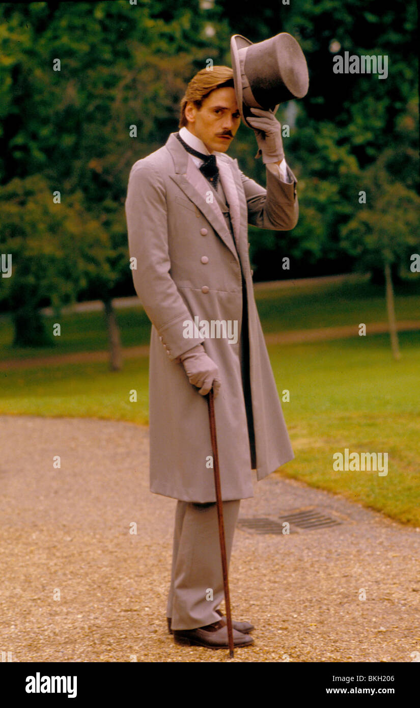 SWANN IN LOVE (1983) JEREMY IRONS SILV 014 Stock Photo - Alamy