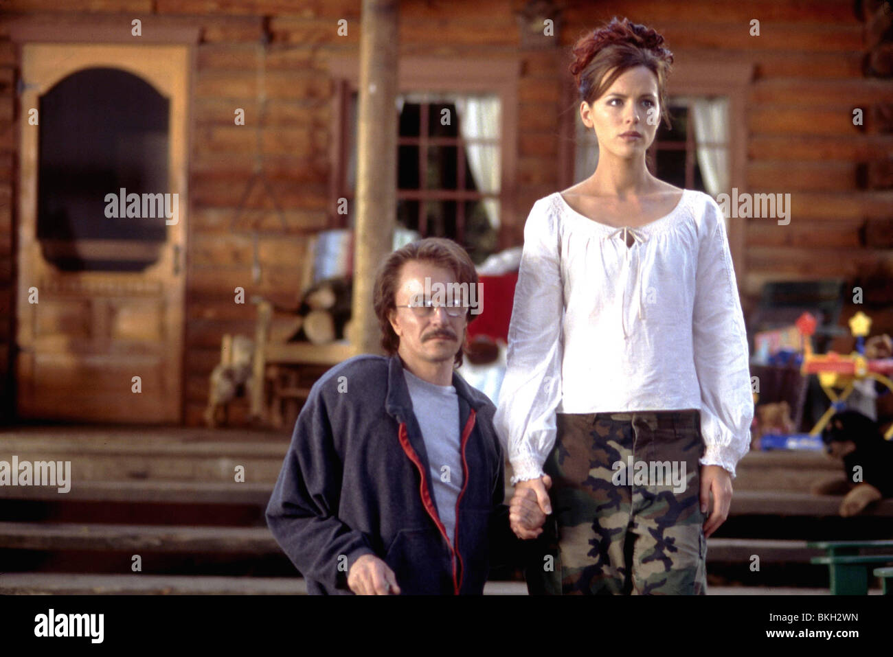 TIPTOES (2003) GARY OLDMAN, KATE BECKINSALE, MATTHEW BRIGHT (DIR) TIPT ...