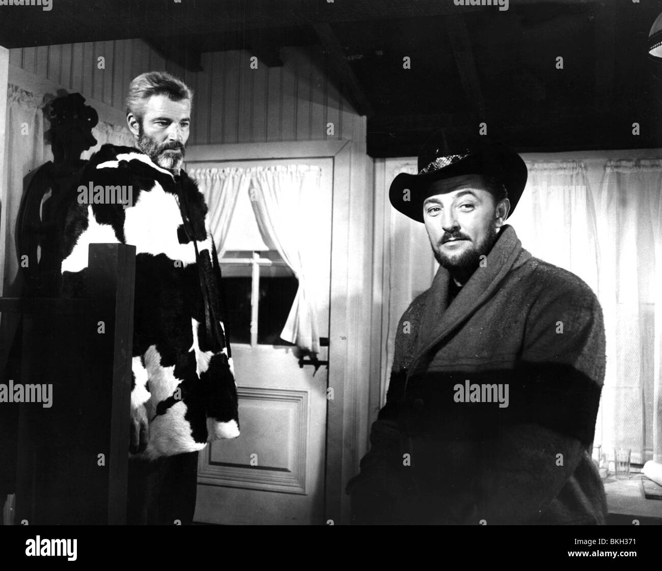 TRACK OF THE CAT (1954) WILLIAM HOPPER, ROBERT MITCHUM TCKC 004P Stock ...