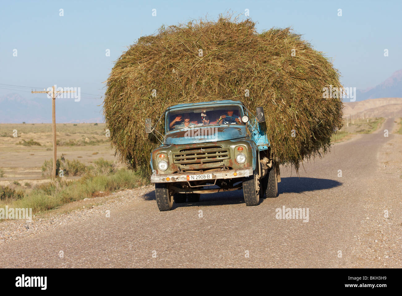 Truck crops road hi-res stock photography and images - Alamy