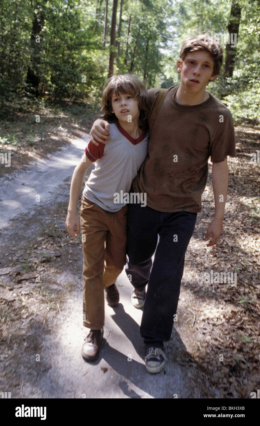 UNDERTOW (2004) DEVON ALAN, JAMIE BELL UTOW 001-007 Stock Photo - Alamy